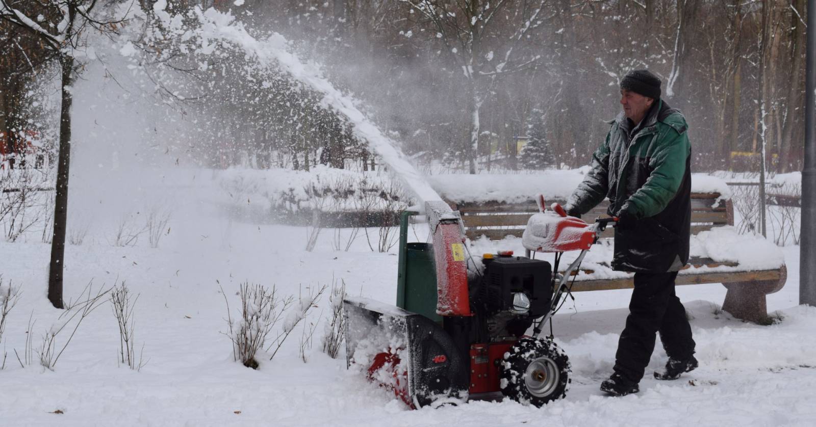 The Best Snow Blower With Tracks In 2026: Best Picks & Guidance